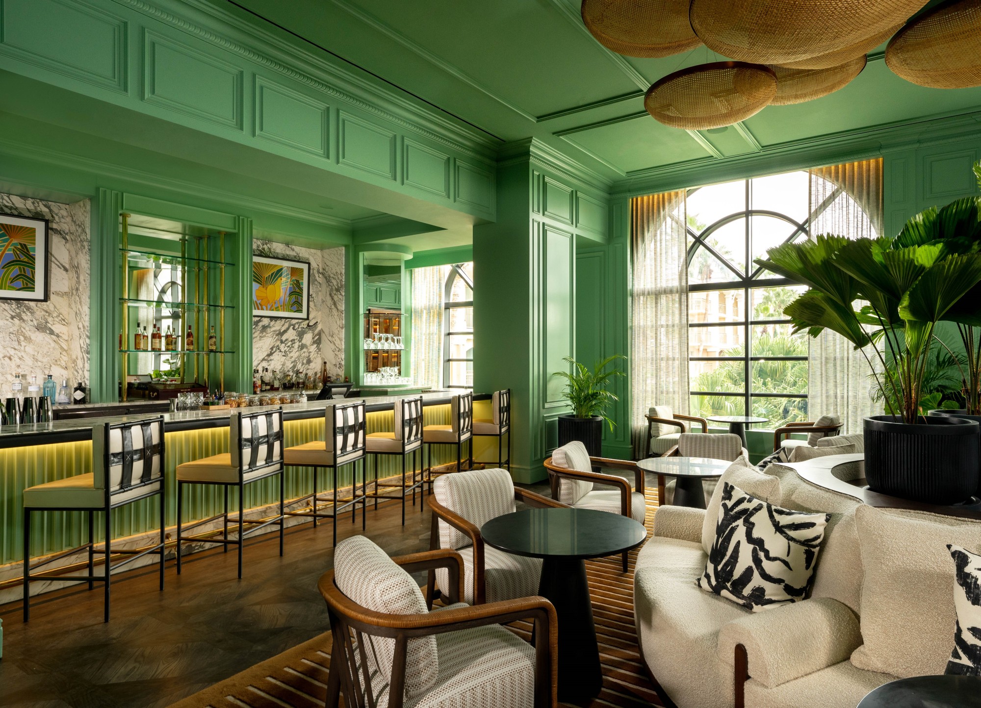 The Hottest Hotel Bars in Cayman | Cayman Good Taste